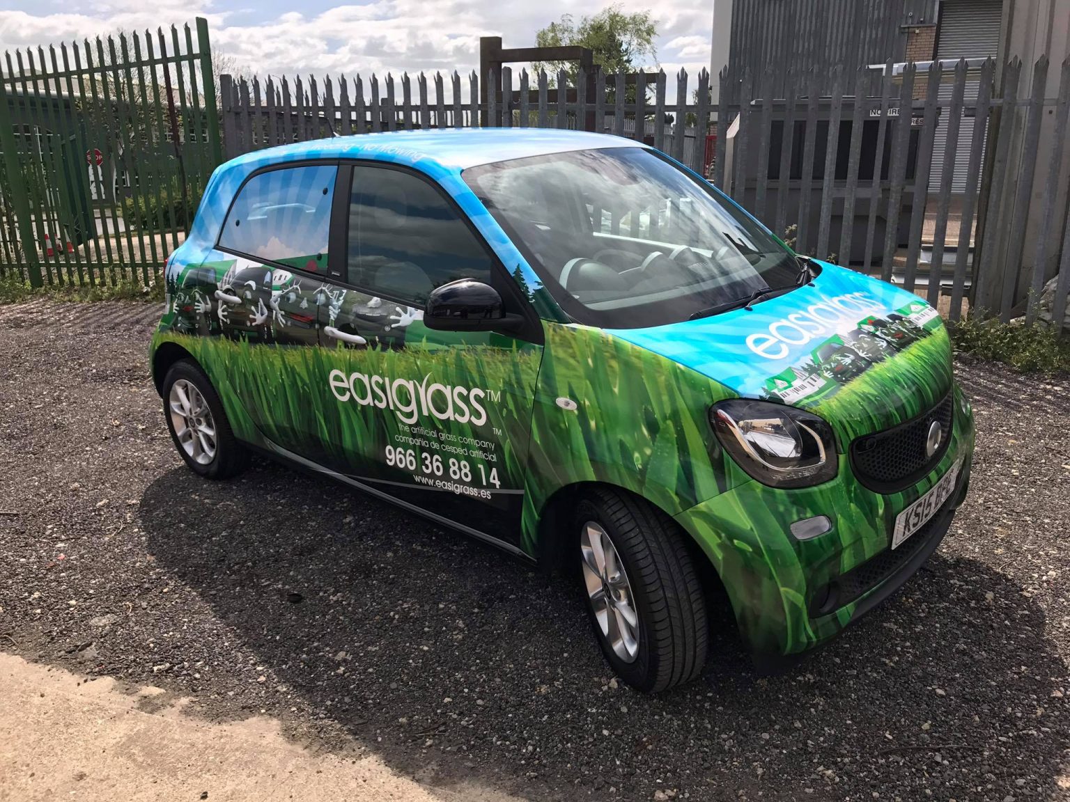 How Vehicle Graphics in Northampton Help You Get Noticed