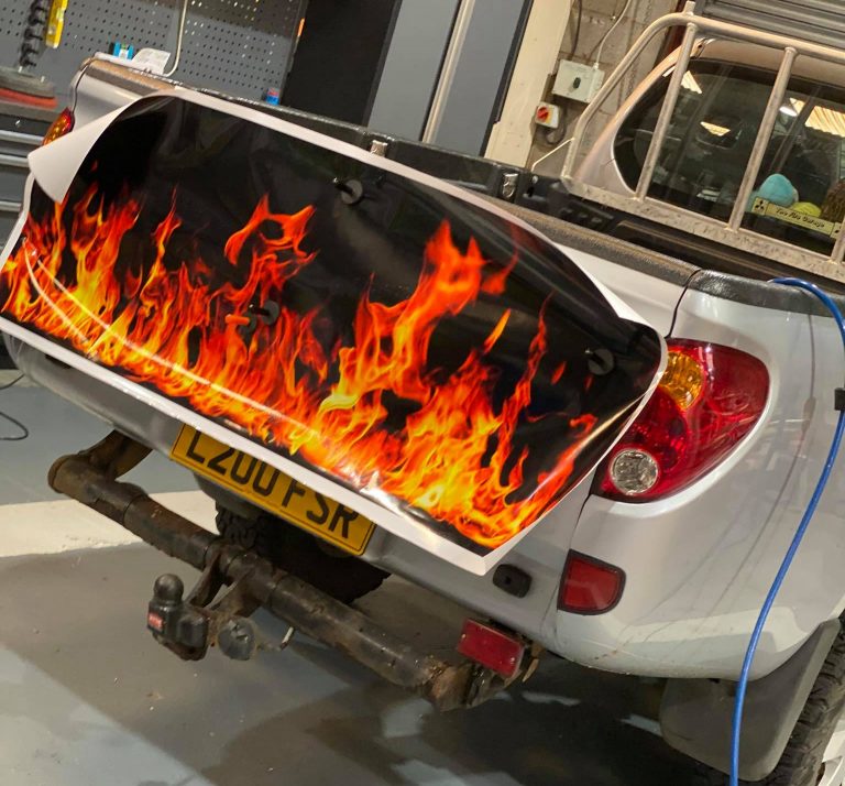What Are Vehicle Graphics? - Tailor Made